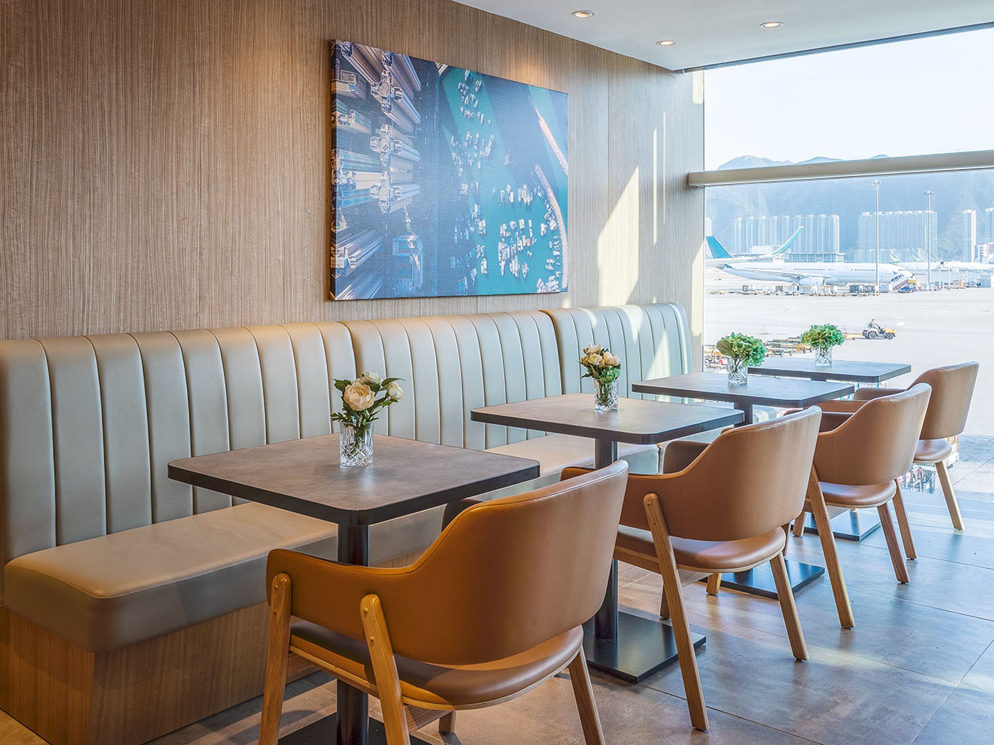 Plaza Premium Lounge (Gate 35) at Hong Kong International Airport | Amex HK