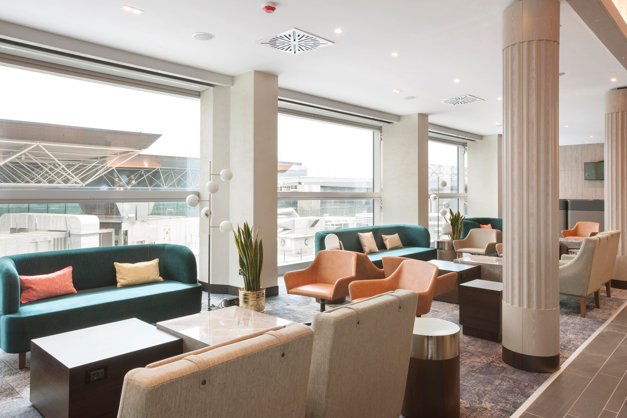 設於Leonardo da Vinci-Fiumicino Airport的 Plaza Premium Lounge | Amex HK