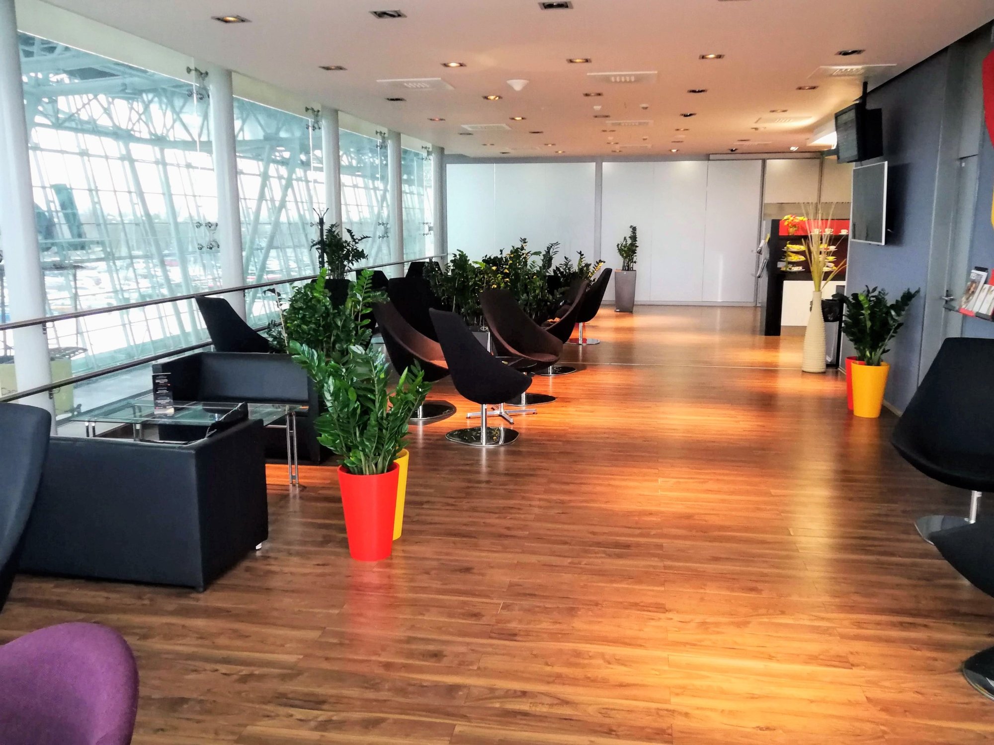 Salon Caproni pour Aéroport international de Bratislava | Amex CA