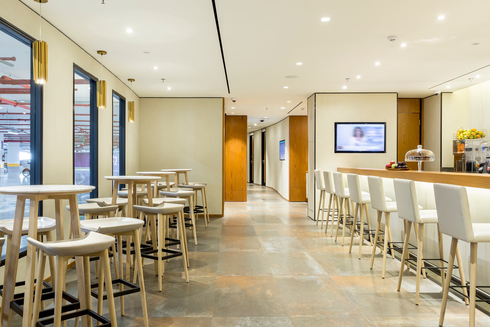 Plaza Premium Lounge (Arrivals) at Rio de Janeiro–Galeao International ...