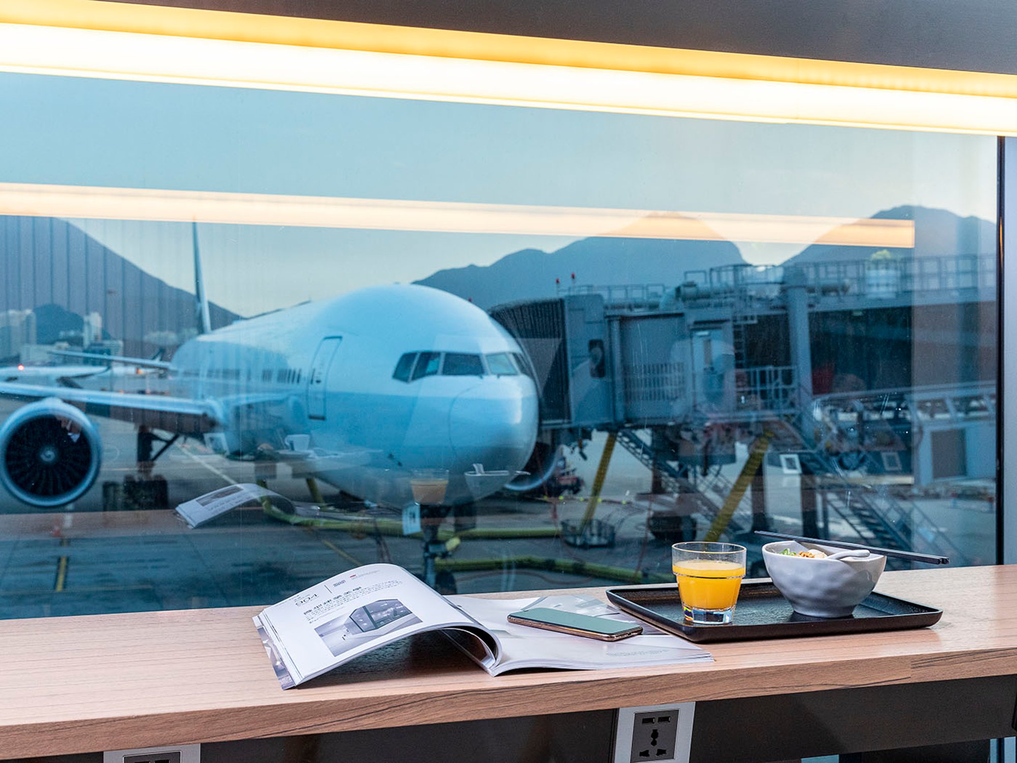 Plaza Premium Lounge (Gate 35) at Hong Kong International Airport | Amex HK