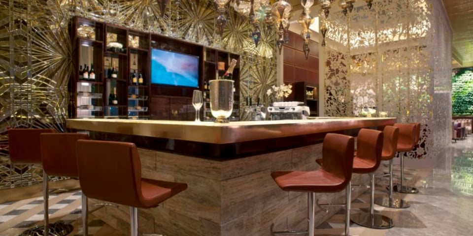 BOM: Adani Lounge (International West Wing) Comentarios y fotos ...