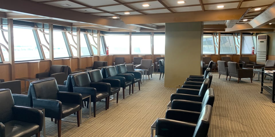 MNL: PAGSS Lounge (Observation Level) Avis & photos - Terminal 1 ...