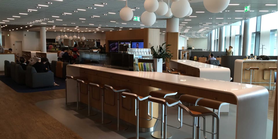 FRA: Lufthansa Business Lounge (Non-Schengen) Avis & photos - Terminal ...